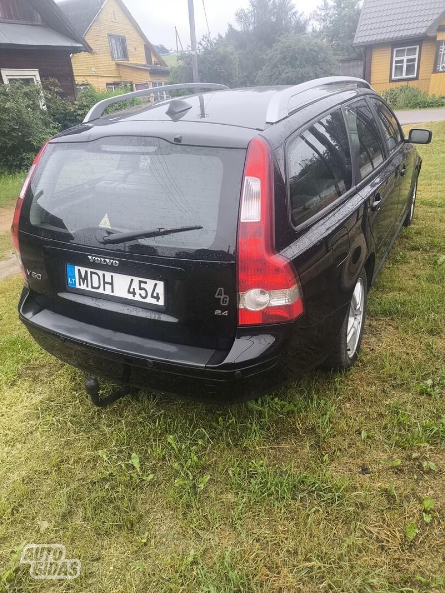 Volvo V50 2005 Viļņa, ar dzinēja tilpumu 2.40 L un nobraukumu 300 tūkst. km par 800 €, foto 5 vietnē AUTOMOTO.COM.LV