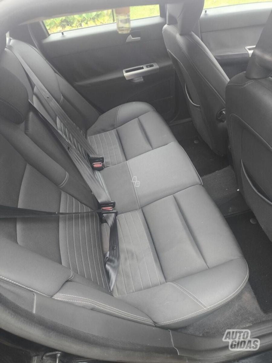 Volvo V50 2005 Viļņa, ar dzinēja tilpumu 2.40 L un nobraukumu 300 tūkst. km par 800 €, foto 6 vietnē AUTOMOTO.COM.LV