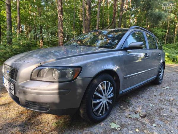 Volvo V50 2005 in Vilnius, with an engine capacity of 2.40 L and mileage of 185 thousand km for 1100 €, photo 1 on AUTOMOTO.COM.LV