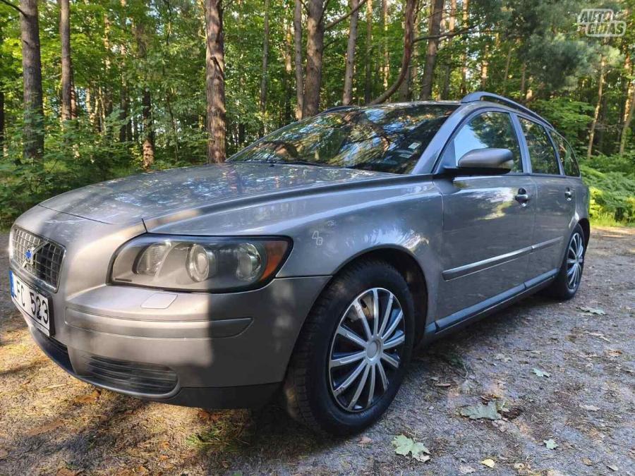 Volvo V50 2005 in Vilnius, with an engine capacity of 2.40 L and mileage of 185 thousand km for 1100 €, photo 1 on AUTOMOTO.COM.LV
