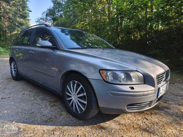 Volvo V50 2005 in Vilnius, with an engine capacity of 2.40 L and mileage of 185 thousand km for 1100 €, photo 3 on AUTOMOTO.COM.LV