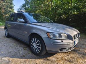 Volvo V50 2005 in Vilnius, with an engine capacity of 2.40 L and mileage of 185 thousand km for 1100 €, photo 3 on AUTOMOTO.COM.LV