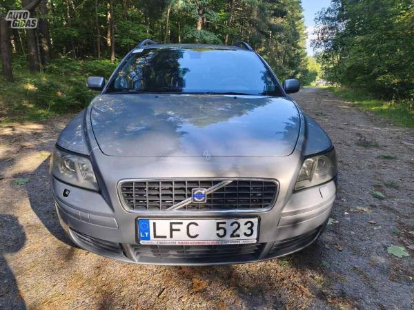 Volvo V50 2005 in Vilnius, with an engine capacity of 2.40 L and mileage of 185 thousand km for 1100 €, photo 4 on AUTOMOTO.COM.LV