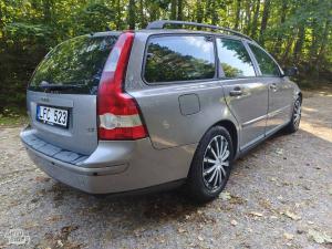 Volvo V50 2005 in Vilnius, with an engine capacity of 2.40 L and mileage of 185 thousand km for 1100 €, photo 6 on AUTOMOTO.COM.LV