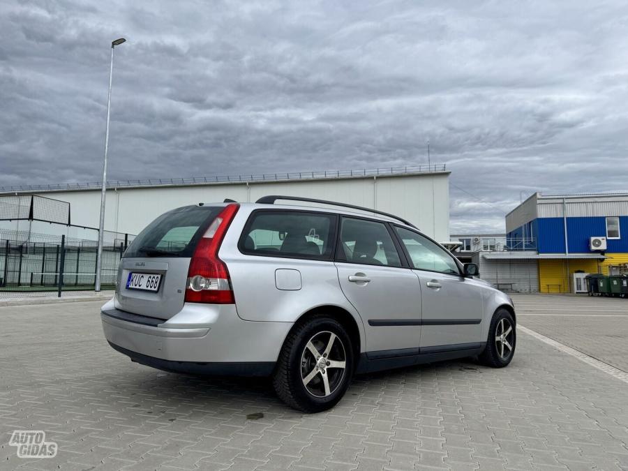 Volvo V50 2005 in Panevezys, with an engine capacity of 1.80 L and mileage of 299 thousand km for 1150 €, photo 6 on AUTOMOTO.COM.LV