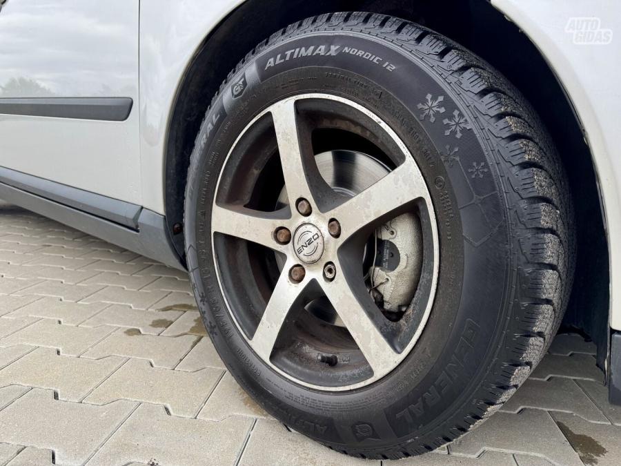 Volvo V50 2005 in Panevezys, with an engine capacity of 1.80 L and mileage of 299 thousand km for 1150 €, photo 10 on AUTOMOTO.COM.LV