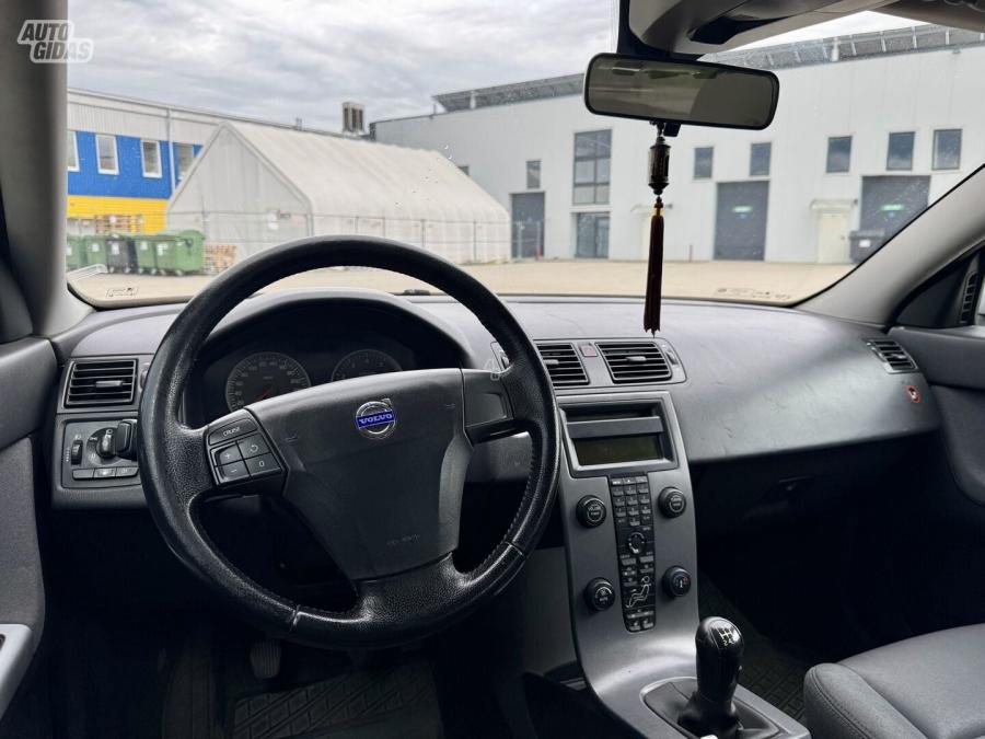 Volvo V50 2005 in Panevezys, with an engine capacity of 1.80 L and mileage of 299 thousand km for 1150 €, photo 11 on AUTOMOTO.COM.LV