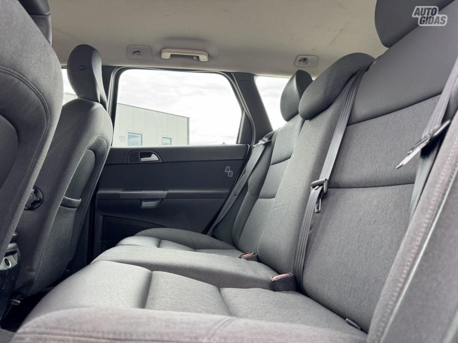 Volvo V50 2005 in Panevezys, with an engine capacity of 1.80 L and mileage of 299 thousand km for 1150 €, photo 17 on AUTOMOTO.COM.LV