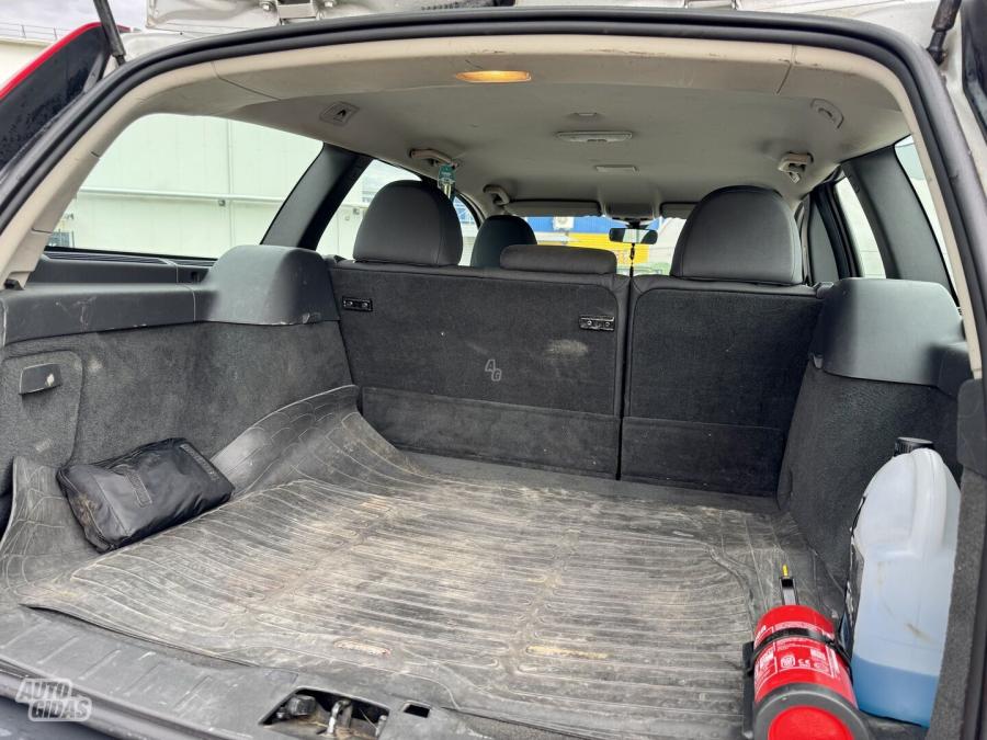 Volvo V50 2005 in Panevezys, with an engine capacity of 1.80 L and mileage of 299 thousand km for 1150 €, photo 18 on AUTOMOTO.COM.LV