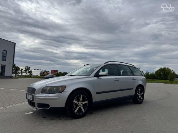 Volvo V50 2005 in Panevezys, with an engine capacity of 1.80 L and mileage of 299 thousand km for 1150 €, photo 3 on AUTOMOTO.COM.LV
