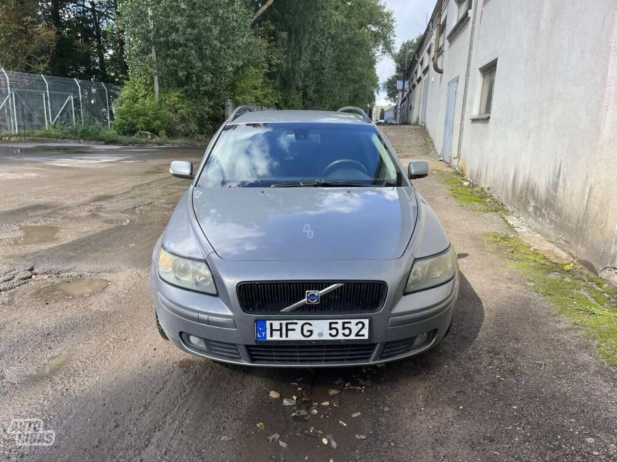 Volvo V50 2005 in Siauliai, with an engine capacity of 1.60 L and mileage of 400 thousand km for 750 €, photo 3 on AUTOMOTO.COM.LV