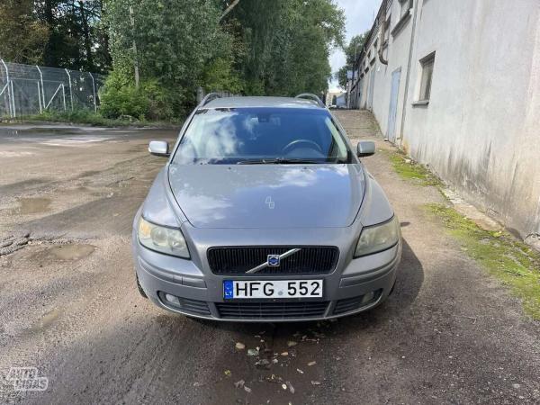 Volvo V50 2005 Šauļi, ar dzinēja tilpumu 1.60 L un nobraukumu 400 tūkst. km par 750 €, foto 3 vietnē AUTOMOTO.COM.LV