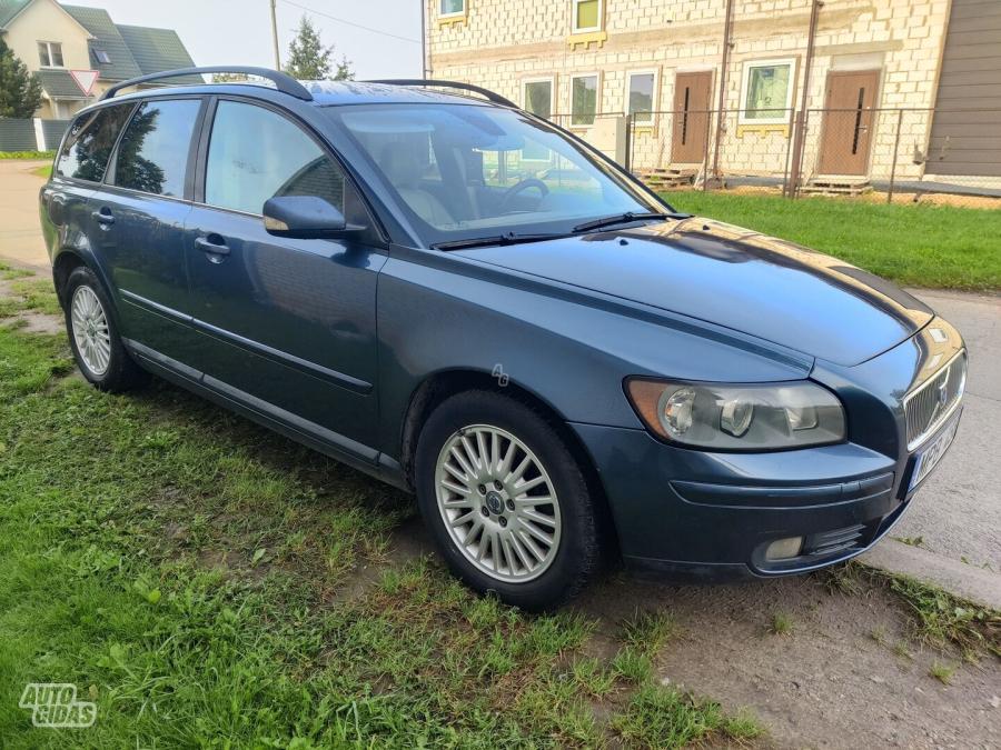 Volvo V50 2005 Šauļi, ar dzinēja tilpumu 2.00 L un nobraukumu 290 tūkst. km par 900 €, foto 3 vietnē AUTOMOTO.COM.LV