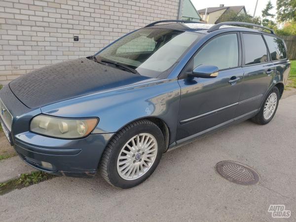Volvo V50 2005 Šauļi vietnē Volvo V50 2005 Šauļi, ar dzinēja tilpumu 2.00 L un nobraukumu 290 tūkst. km par 900 €, foto 4 vietnē AUTOMOTO.COM.LV
