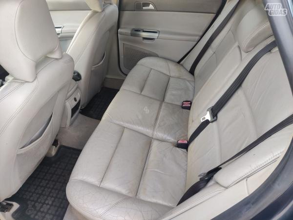 Volvo V50 2005 Šauļi vietnē Volvo V50 2005 Šauļi, ar dzinēja tilpumu 2.00 L un nobraukumu 290 tūkst. km par 900 €, foto 8 vietnē AUTOMOTO.COM.LV