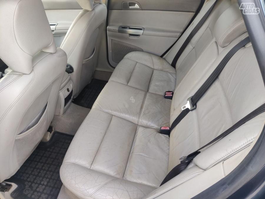 Volvo V50 2005 Šauļi, ar dzinēja tilpumu 2.00 L un nobraukumu 290 tūkst. km par 900 €, foto 8 vietnē AUTOMOTO.COM.LV