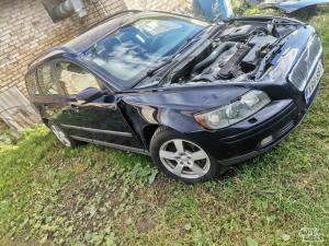 Volvo V50 2005 in Joniskis, with an engine capacity of 2.50 L and mileage of 250 thousand km for 1550 €, photo 3 on AUTOMOTO.COM.LV