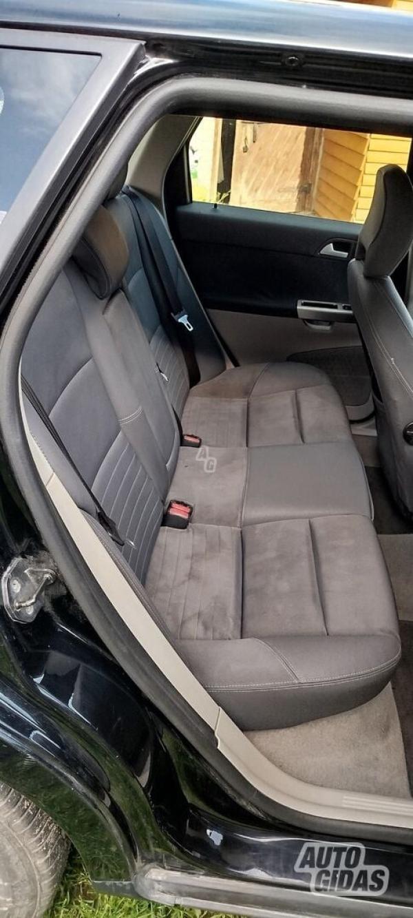 Volvo V50 2005 in Siauliai, with an engine capacity of 2.00 L and mileage of 302 thousand km for 1500 €, photo 7 on AUTOMOTO.COM.LV