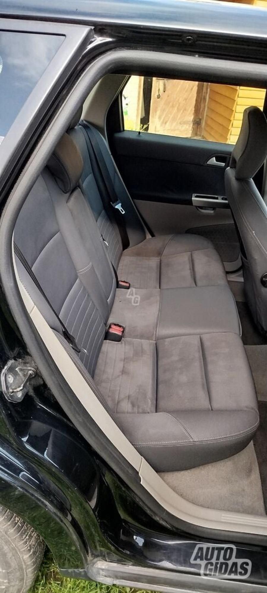 Volvo V50 2005 Šauļi, ar dzinēja tilpumu 2.00 L un nobraukumu 302 tūkst. km par 1500 €, foto 7 vietnē AUTOMOTO.COM.LV