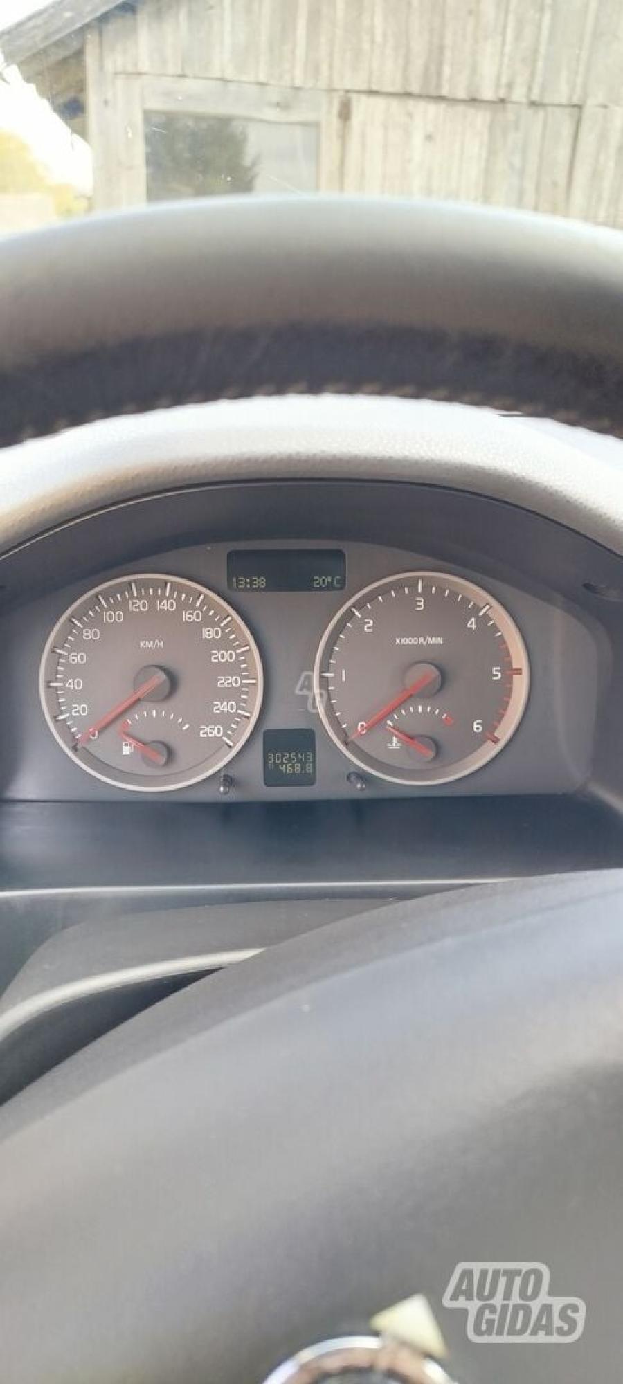 Volvo V50 2005 Šauļi, ar dzinēja tilpumu 2.00 L un nobraukumu 302 tūkst. km par 1500 €, foto 10 vietnē AUTOMOTO.COM.LV