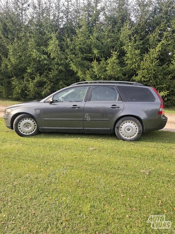 Volvo V50 2005 in Elektrenai, with an engine capacity of 2.00 L and mileage of 491 thousand km for 1000 €, photo 4 on AUTOMOTO.COM.LV