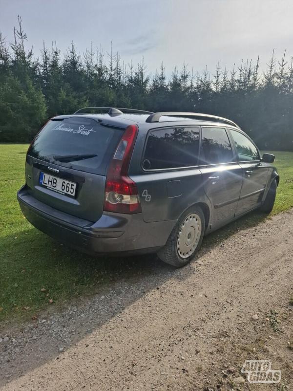 Volvo V50 2005 in Elektrenai, with an engine capacity of 2.00 L and mileage of 491 thousand km for 1000 €, photo 9 on AUTOMOTO.COM.LV