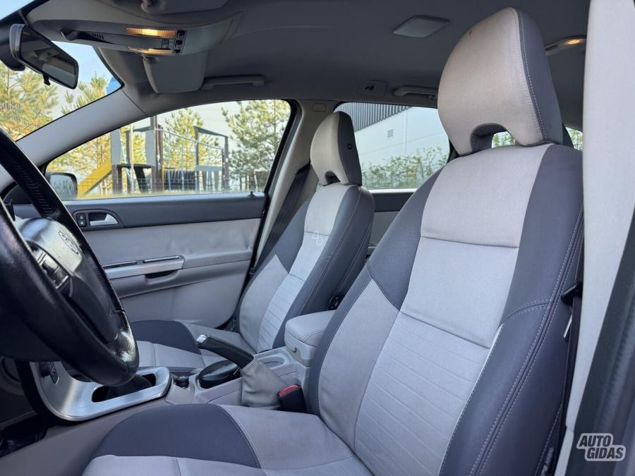 Volvo V50 2005 Kauņa, ar dzinēja tilpumu 2.00 L un nobraukumu 0 tūkst. km par 1450 €, foto 25 vietnē AUTOMOTO.COM.LV