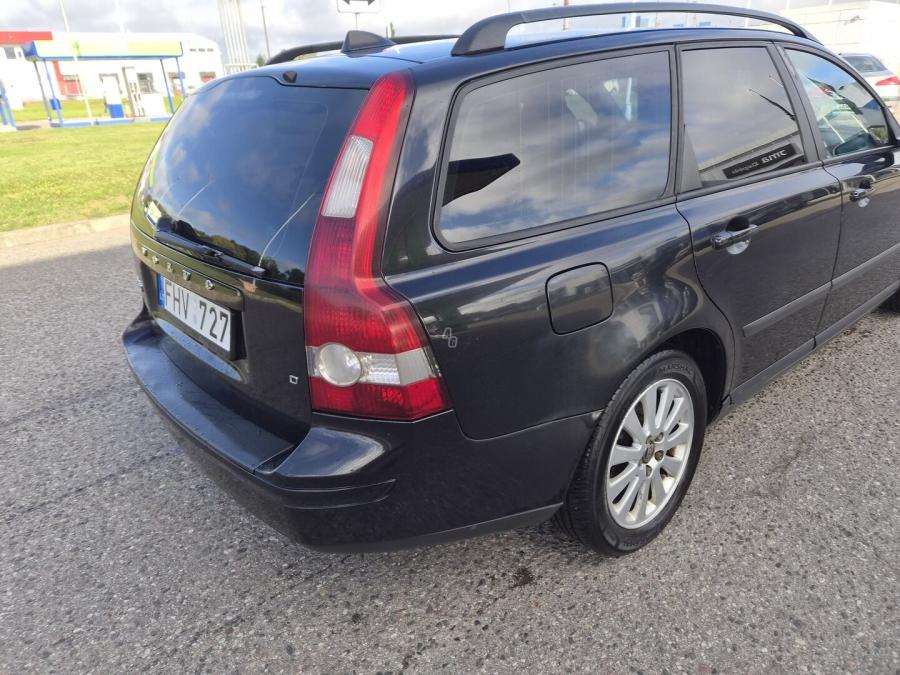 Volvo V50 2005 Klaipėda, ar dzinēja tilpumu 1.60 L un nobraukumu 336 tūkst. km par 1200 €, foto 5 vietnē AUTOMOTO.COM.LV