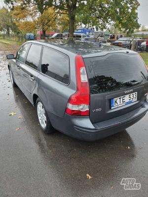Volvo V50 2005 Viļņa, ar dzinēja tilpumu 2.00 L un nobraukumu 318 tūkst. km par 1400 €, foto 1 vietnē AUTOMOTO.COM.LV