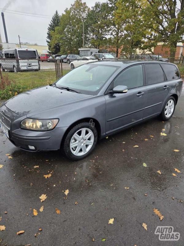Volvo V50 2005 in Vilnius, with an engine capacity of 2.00 L and mileage of 318 thousand km for 1400 €, photo 3 on AUTOMOTO.COM.LV