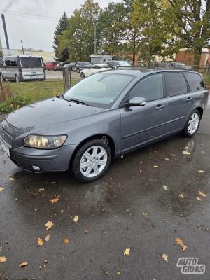 Volvo V50 2005 Viļņa, ar dzinēja tilpumu 2.00 L un nobraukumu 318 tūkst. km par 1400 €, foto 3 vietnē AUTOMOTO.COM.LV