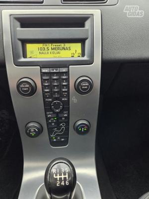 Volvo V50 2005 Viļņa, ar dzinēja tilpumu 2.00 L un nobraukumu 318 tūkst. km par 1400 €, foto 6 vietnē AUTOMOTO.COM.LV