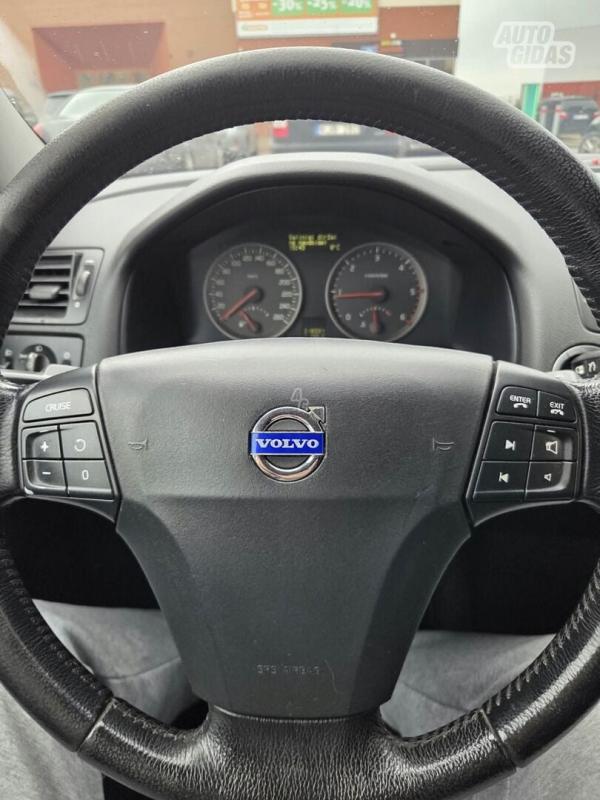 Volvo V50 2005 in Vilnius, with an engine capacity of 2.00 L and mileage of 318 thousand km for 1400 €, photo 7 on AUTOMOTO.COM.LV