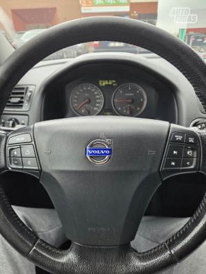 Volvo V50 2005 Viļņa, ar dzinēja tilpumu 2.00 L un nobraukumu 318 tūkst. km par 1400 €, foto 7 vietnē AUTOMOTO.COM.LV