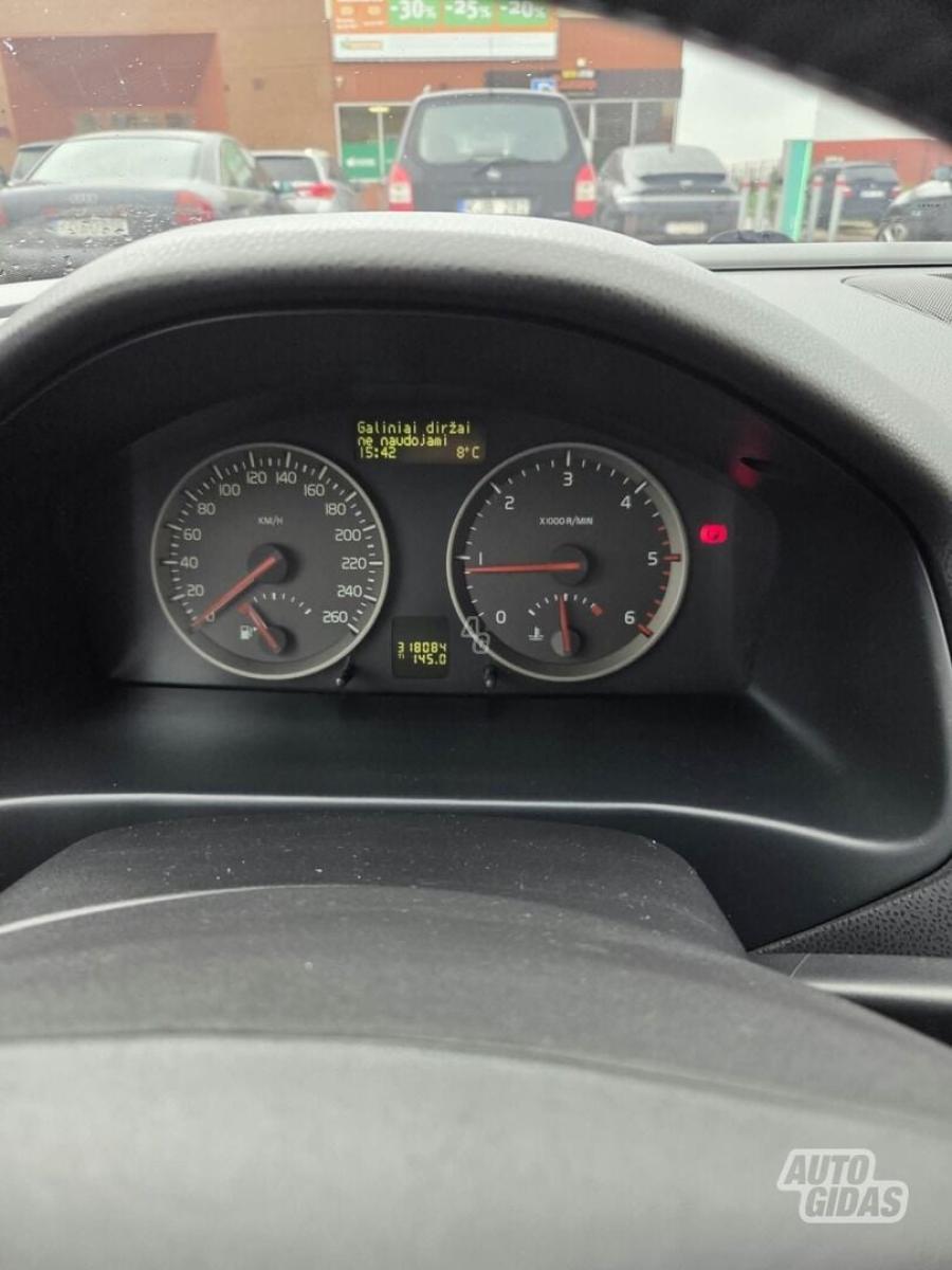 Volvo V50 2005 Viļņa, ar dzinēja tilpumu 2.00 L un nobraukumu 318 tūkst. km par 1400 €, foto 11 vietnē AUTOMOTO.COM.LV