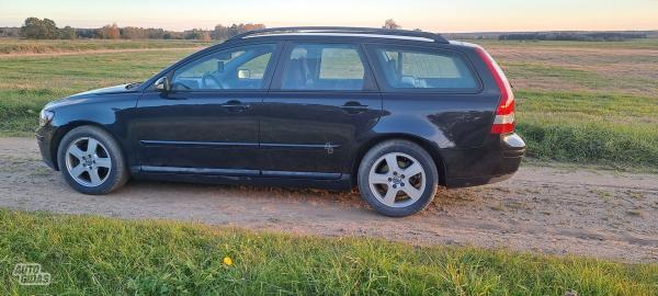 Volvo V50 2005 Kaišiadorys, ar dzinēja tilpumu 1.90 L un nobraukumu 292 tūkst. km par 1450 €, foto 4 vietnē AUTOMOTO.COM.LV