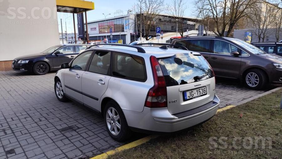 Volvo V50 2006 Daugavpils, ar dzinēja tilpumu 1.60 L un nobraukumu 318 tūkst. km par 4100 €, foto 3 vietnē AUTOMOTO.COM.LV
