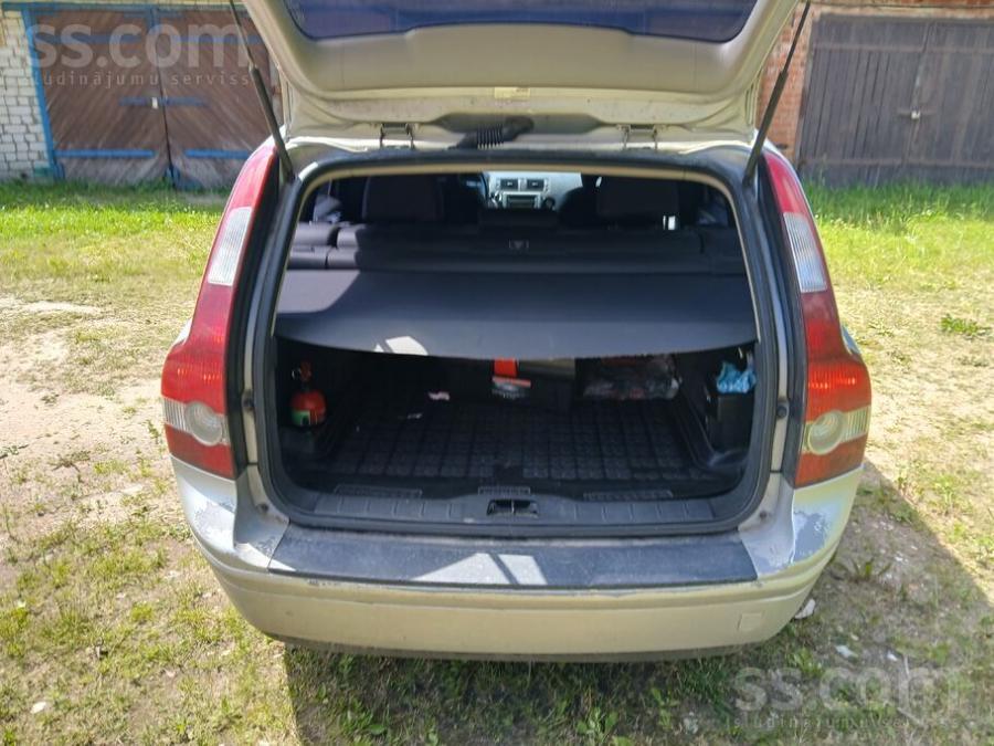 Volvo V50 2006 Valmiera, ar dzinēja tilpumu 2.00 L un nobraukumu 323 tūkst. km par 1700 €, foto 3 vietnē AUTOMOTO.COM.LV
