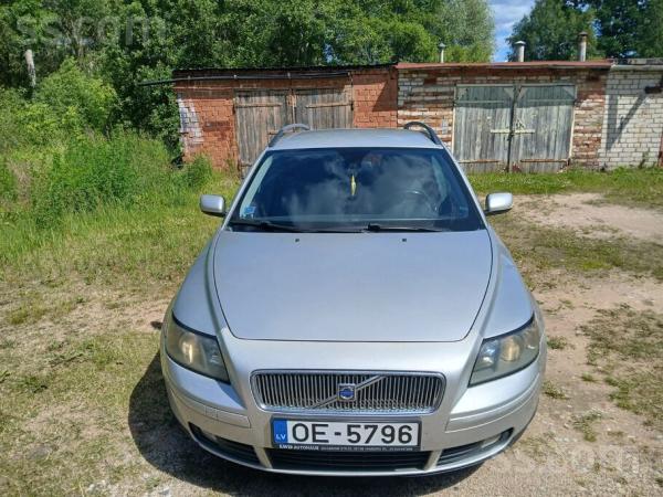 Volvo V50 2006 Valmiera, ar dzinēja tilpumu 2.00 L un nobraukumu 323 tūkst. km par 1700 €, foto 6 vietnē AUTOMOTO.COM.LV