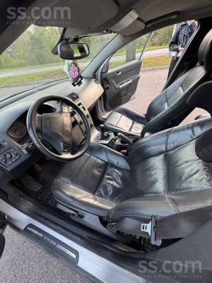 Volvo V50 2006 Valka, ar dzinēja tilpumu 2.00 L un nobraukumu 288 tūkst. km par 1250 €, foto 2 vietnē AUTOMOTO.COM.LV