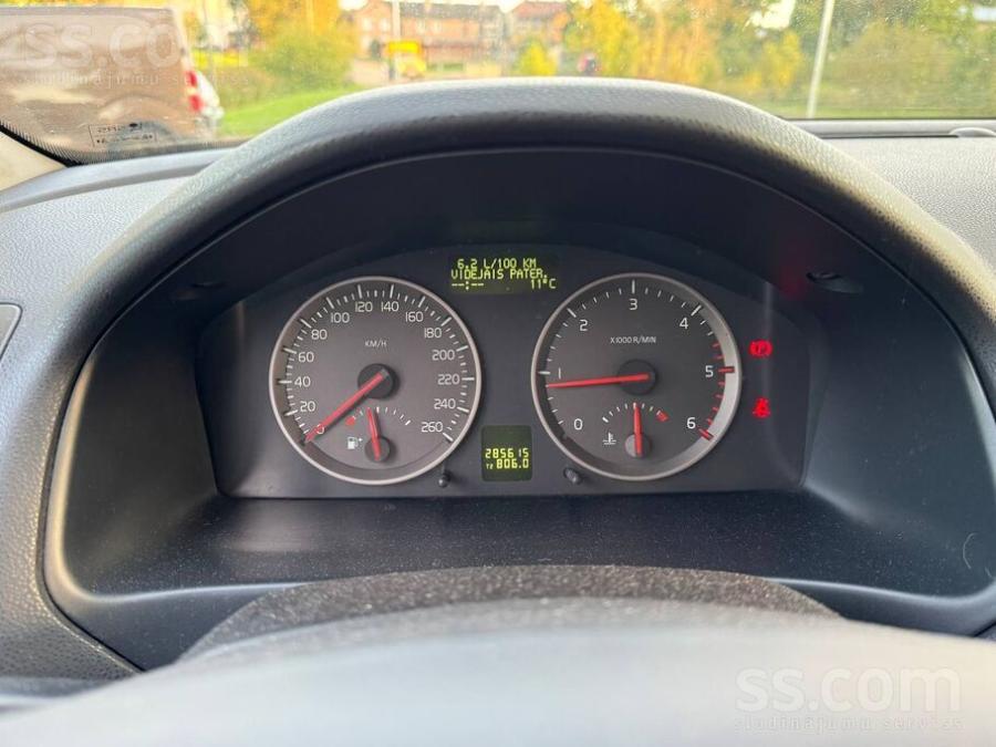 Volvo V50 2006 Valka, ar dzinēja tilpumu 2.00 L un nobraukumu 288 tūkst. km par 1250 €, foto 3 vietnē AUTOMOTO.COM.LV