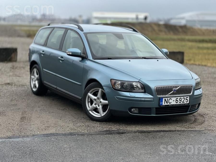 Volvo V50 2006 Rīga, ar dzinēja tilpumu 2.40 L un nobraukumu 290 tūkst. km par 2900 €, foto 1 vietnē AUTOMOTO.COM.LV