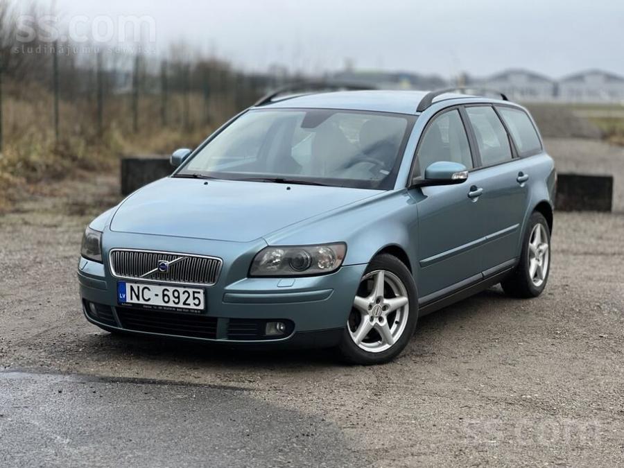 Volvo V50 2006 Rīga, ar dzinēja tilpumu 2.40 L un nobraukumu 290 tūkst. km par 2900 €, foto 2 vietnē AUTOMOTO.COM.LV