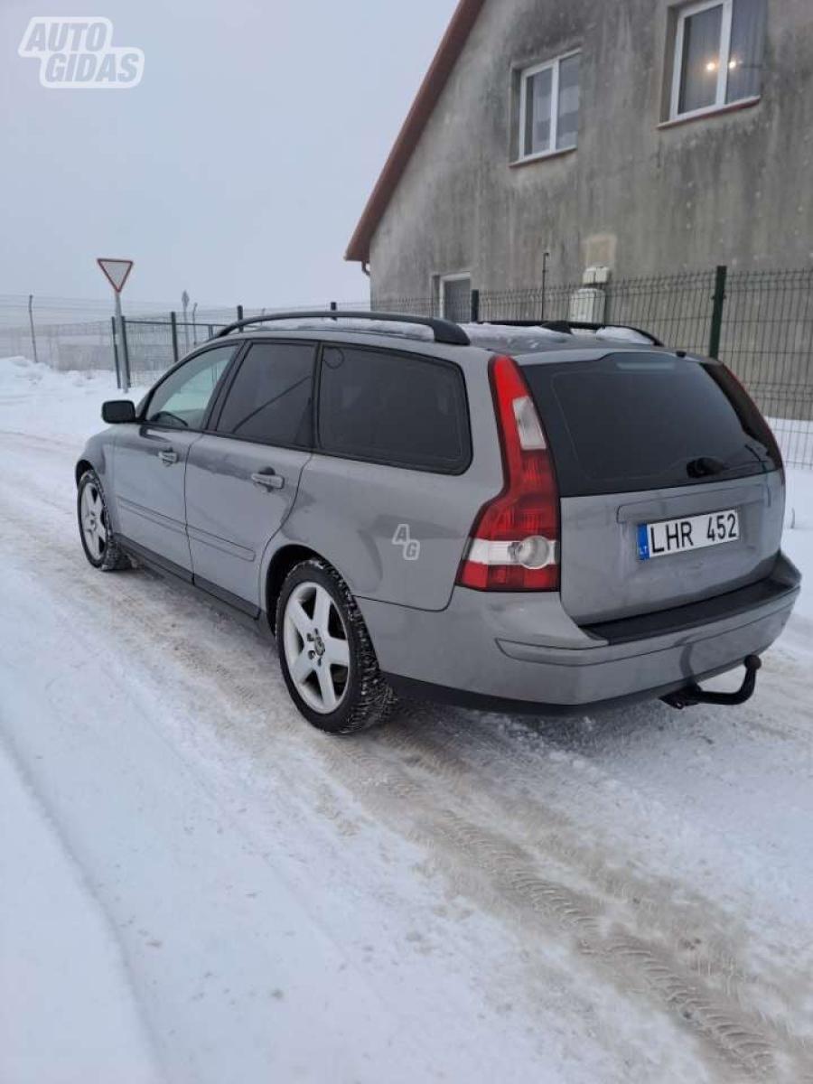 Volvo V50 2006 Klaipėda, ar dzinēja tilpumu 2.00 L un nobraukumu 400 tūkst. km par 1700 €, foto 4 vietnē AUTOMOTO.COM.LV