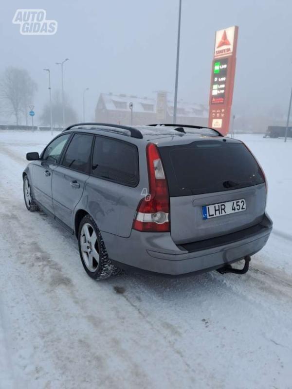 Volvo V50 2006 Klaipėda, ar dzinēja tilpumu 2.00 L un nobraukumu 400 tūkst. km par 1700 €, foto 9 vietnē AUTOMOTO.COM.LV
