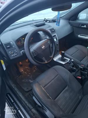 Volvo V50 2006 Klaipėda, ar dzinēja tilpumu 2.00 L un nobraukumu 400 tūkst. km par 1700 €, foto 10 vietnē AUTOMOTO.COM.LV