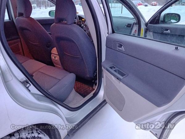 Volvo V50 2006 Tallina, ar dzinēja tilpumu 2.00 L un nobraukumu 278 tūkst. km par 2500 €, foto 6 vietnē AUTOMOTO.COM.LV