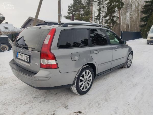 Volvo V50 2006 Šauļi, ar dzinēja tilpumu 2.00 L un nobraukumu 375 tūkst. km par 1450 €, foto 3 vietnē AUTOMOTO.COM.LV