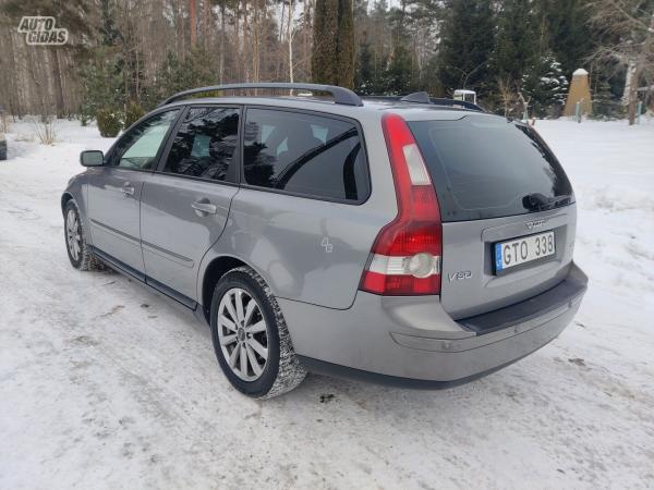 Volvo V50 2006 Šauļi, ar dzinēja tilpumu 2.00 L un nobraukumu 375 tūkst. km par 1450 €, foto 4 vietnē AUTOMOTO.COM.LV