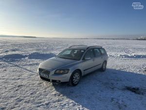 Volvo V50 2006 in Elektrenai, with an engine capacity of 1.80 L and mileage of 319 thousand km for 1350 €, photo  on AUTOMOTO.COM.LV